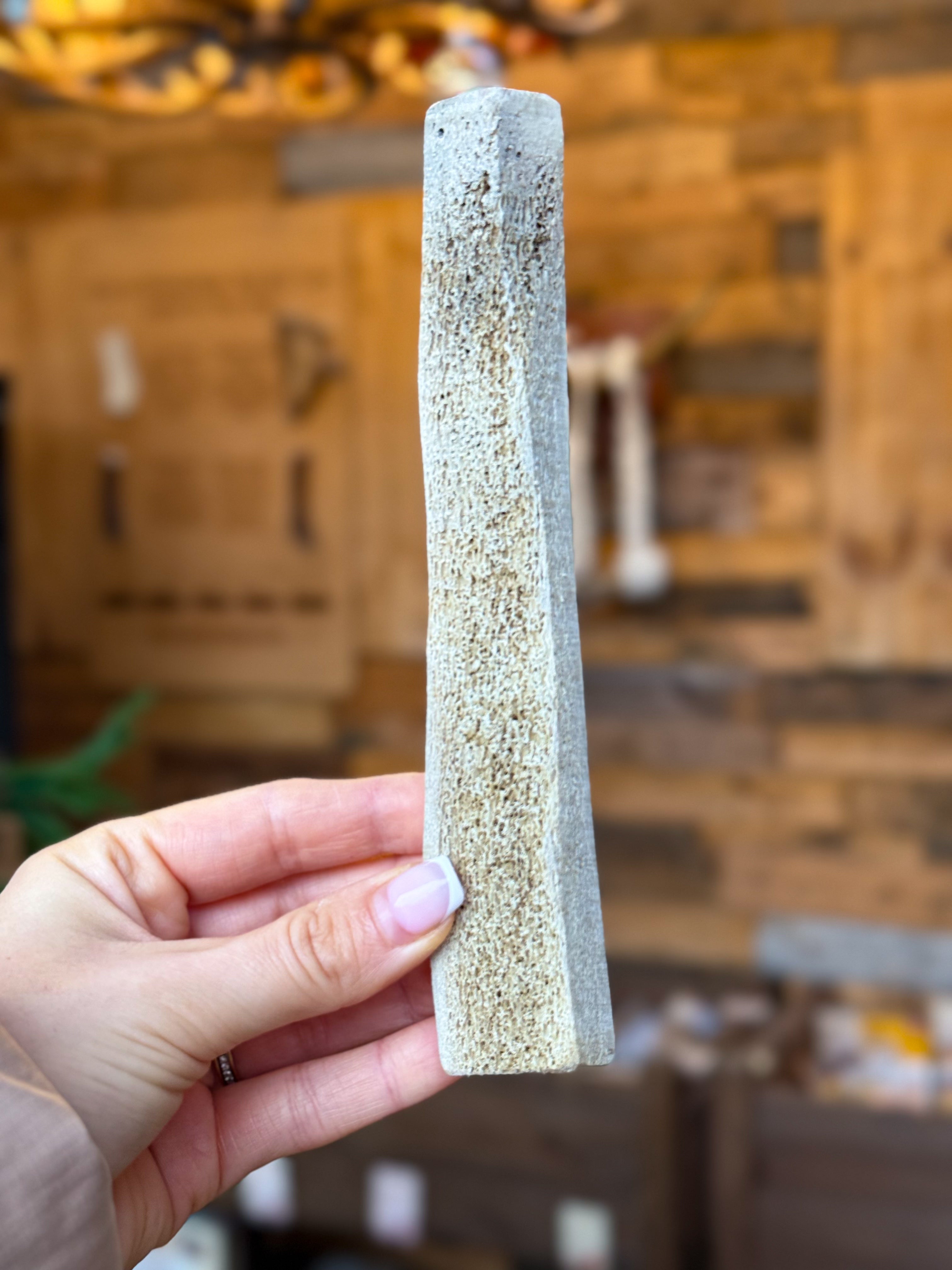 Marrow Delight – Natural Calcium Treat - 32g / 18 cm – Antler Chew